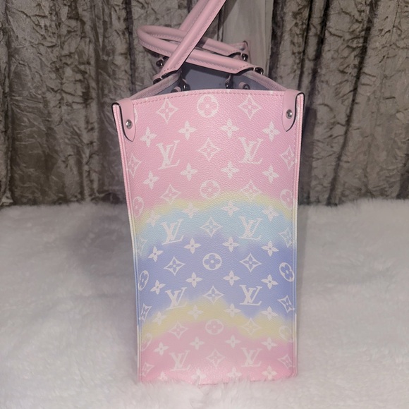 Louis Vuitton | Bags | Louis Vuitton Monogram Escale Onthego Gm Pastel ...